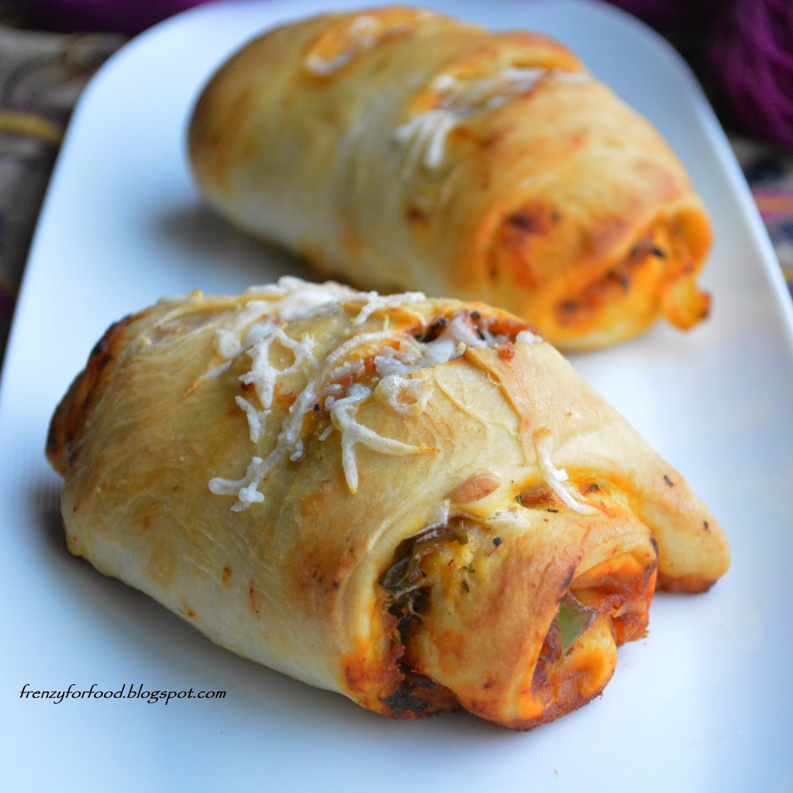 Food Frenzy....!!: Mini Strombolis!!