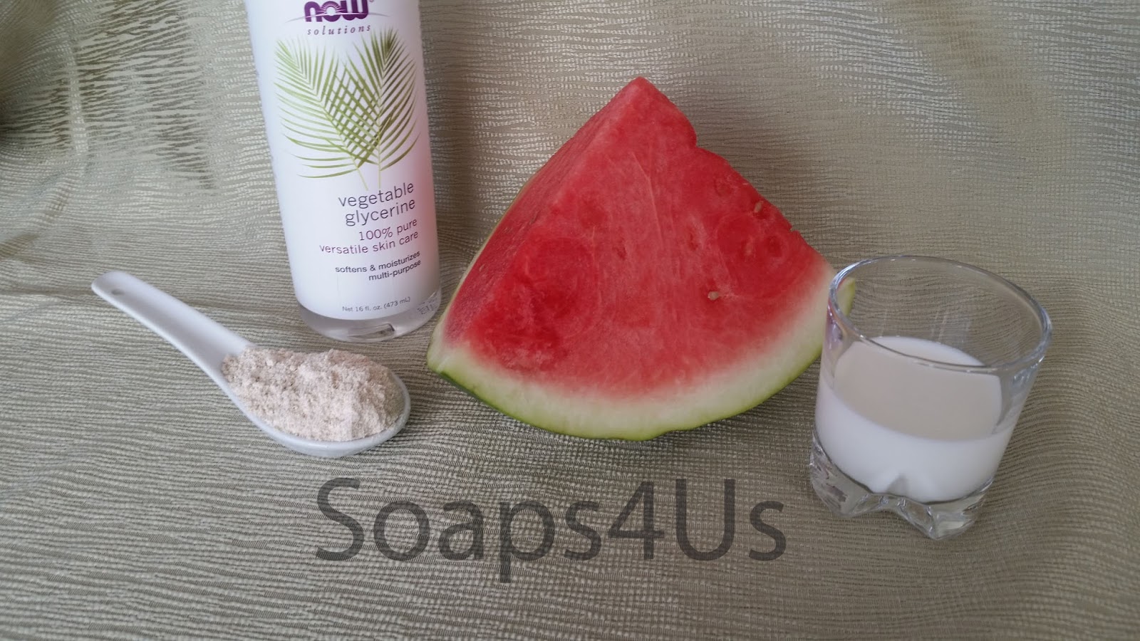 Soaps4Us: DIY project - Watermelon facial mask.