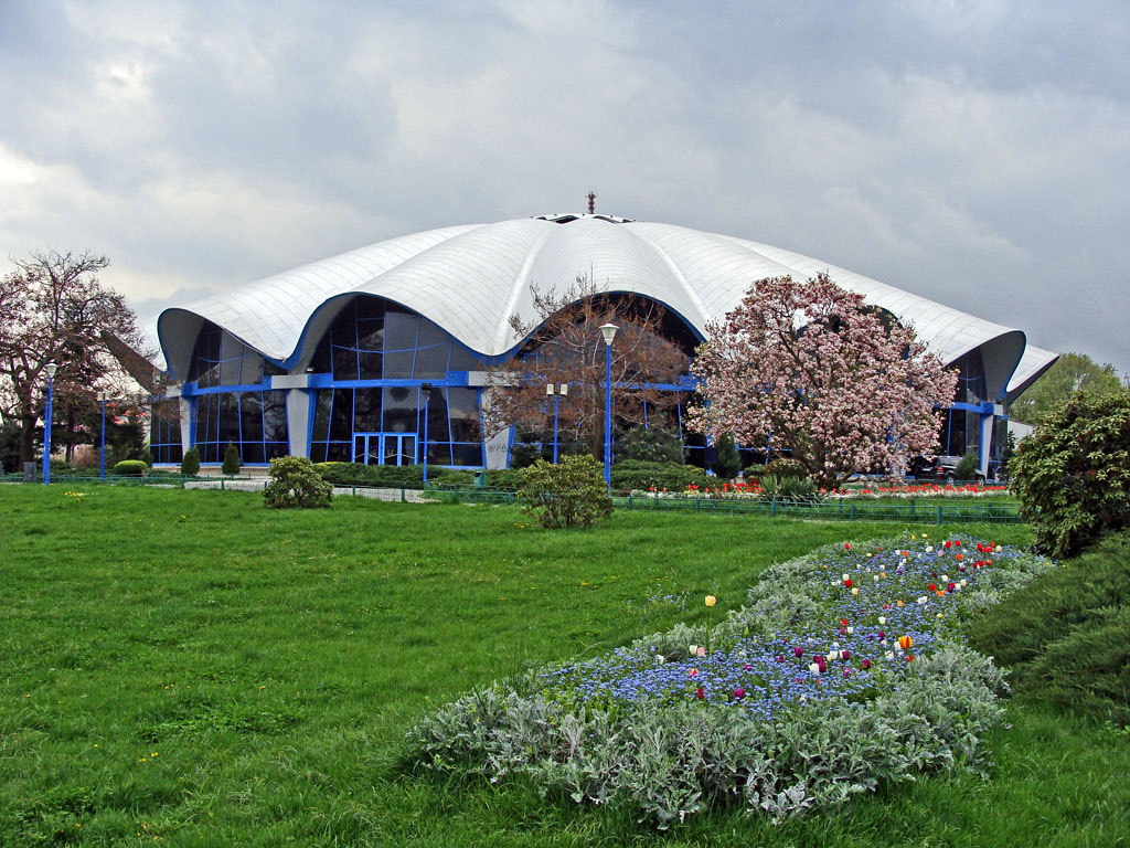 FOTOGRAFII DIN BUCURESTI: THE CIRCUS PARK PARCUL CIRCULUI