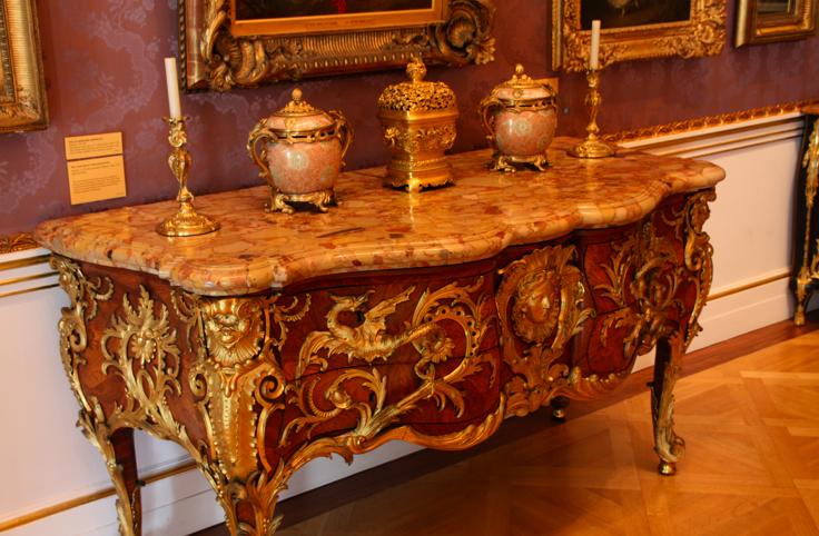"Tweedland" The Gentlemen's club: The Wallace Collection - French Furniture