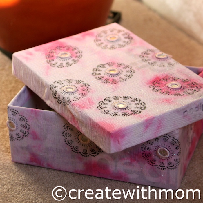 Create With Mom: Making a Personalized Treasure Box
