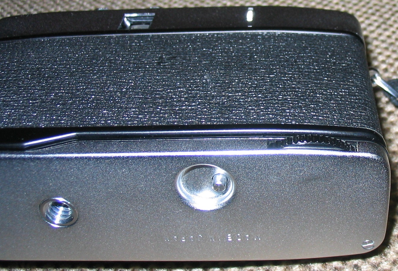 The Chens: The User's Review: Ricoh Caddy Half-Frame 35 mm Film Camera ...