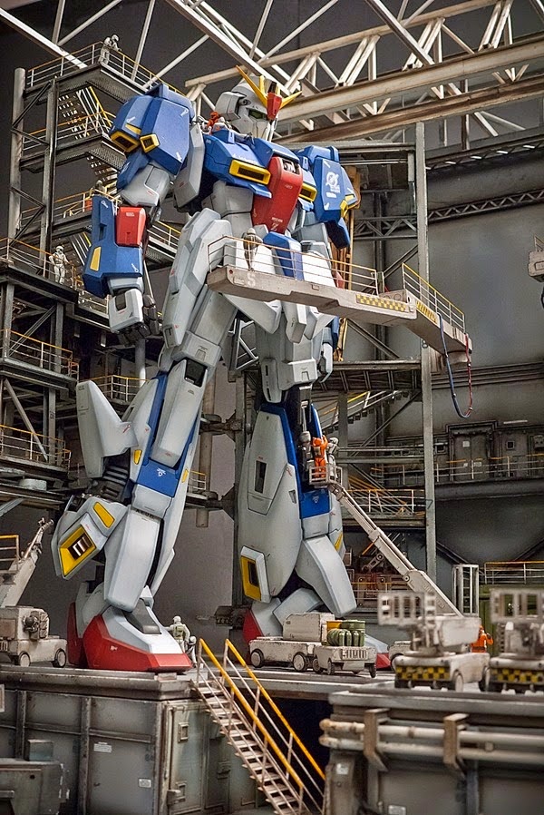 PG 1/60 Z Gundam + Strike Gundam Hangar Diorama