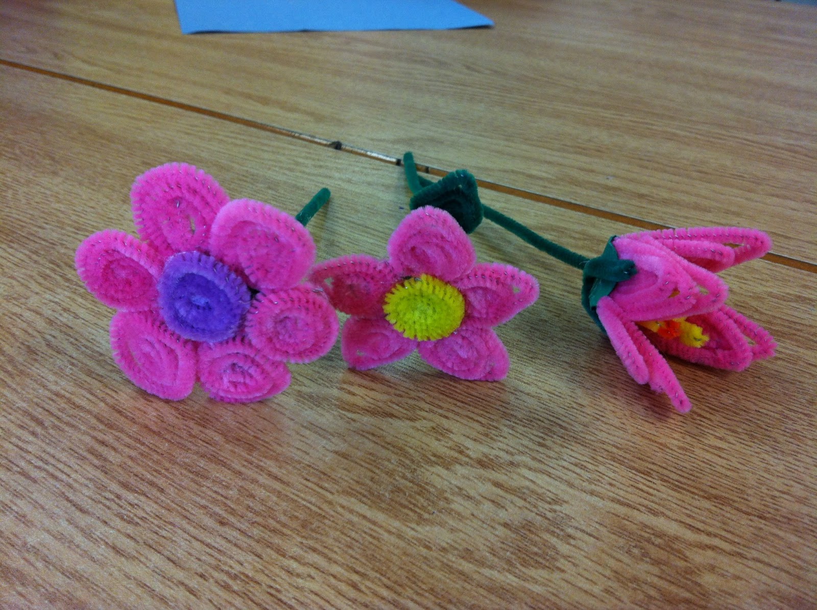 Sweet Garden: Pipe cleaners flowers