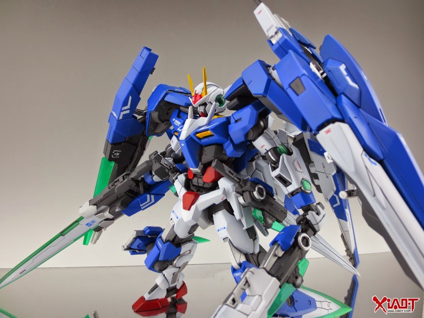 GUNDAM GUY: MG 1/100 00 Raiser + Seven Sword + XN Sword - Customized Build