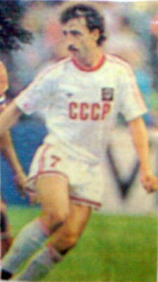 klipingbola: Uni Soviet 1990