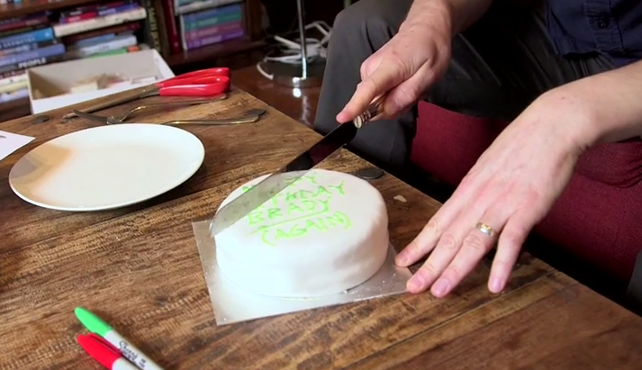 Andan diciendo que soy Geek: ¿Cómo partir un pastel?