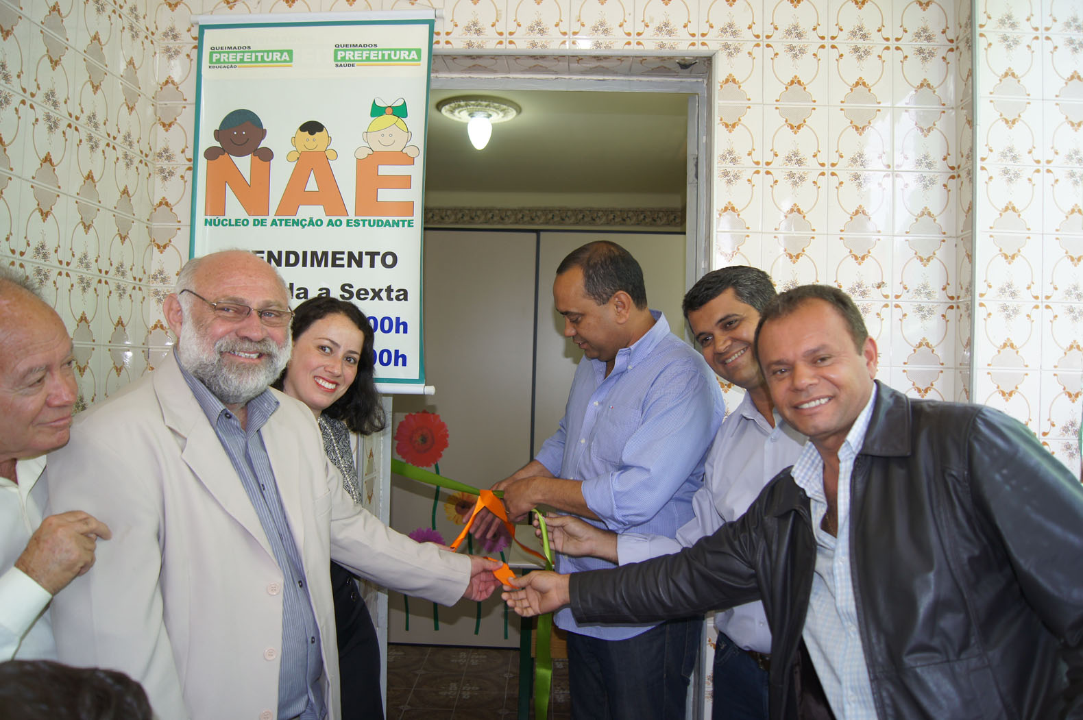 Prefeitura de Queimados: Queimados inaugura nova sede do NAE