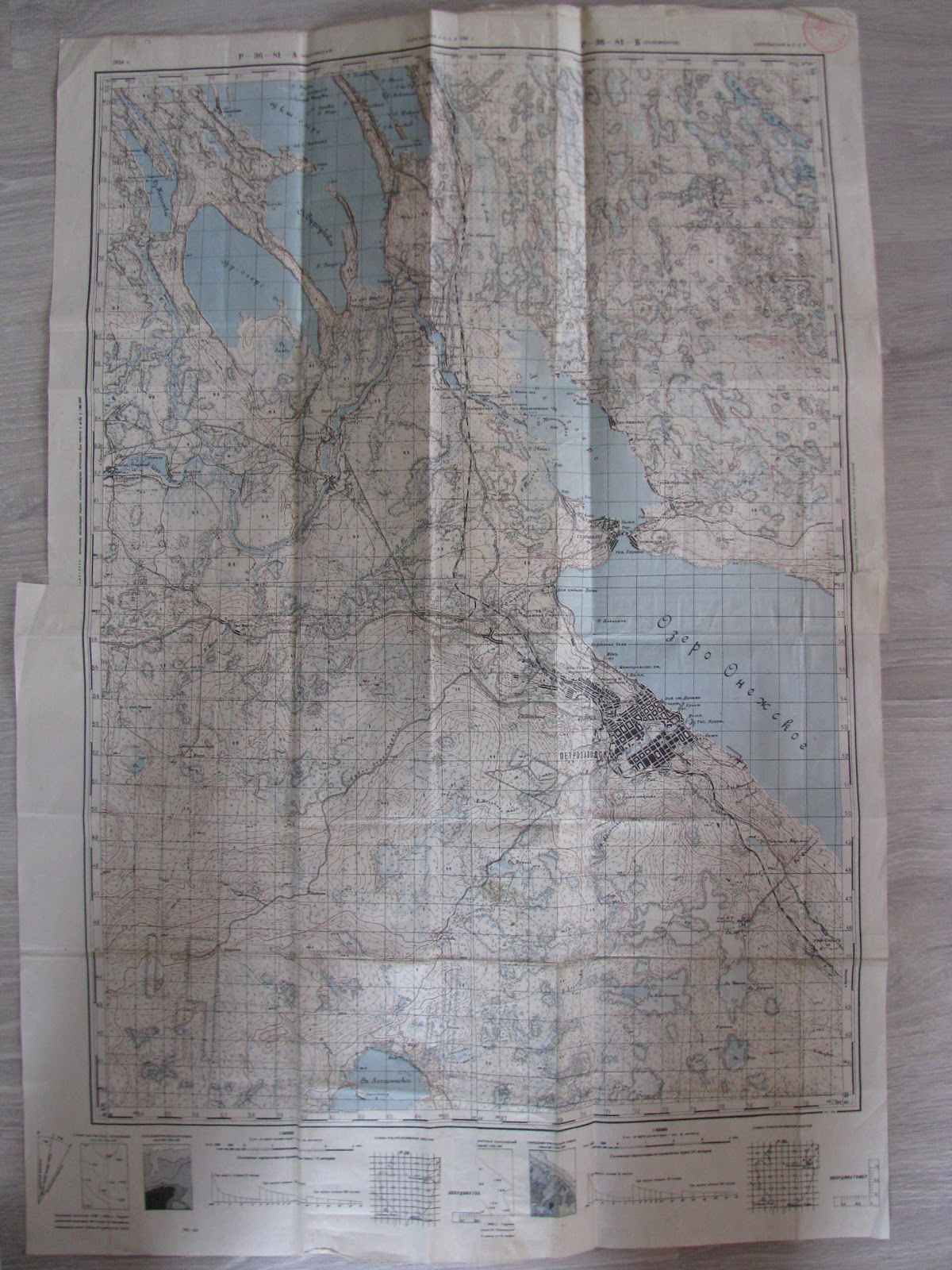 Sotiemme kartat: huhtikuuta 2012