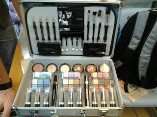 HANDBAG &COSMETIC FOREVER: Makeup Kits By Miss Rose Cosmetics