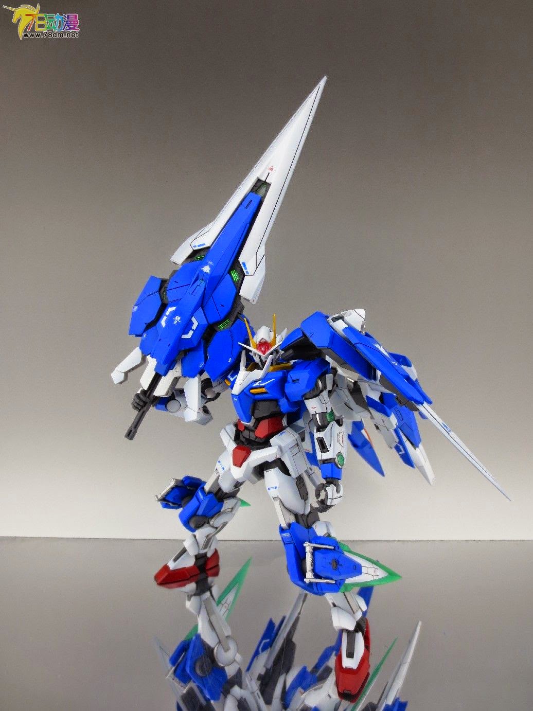 Gundam Family: MG 1/100 00 Raiser Seven Sword + XN Sword
