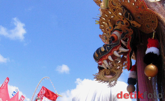 TAKSU : Layang-layang Bali