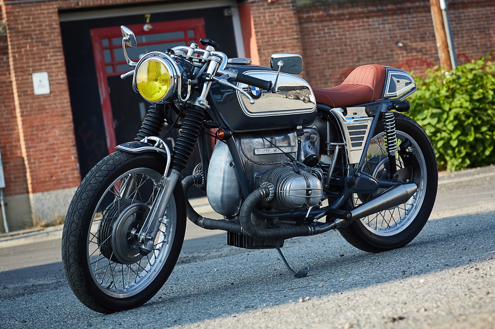 Counter Balance Motorcycles: BMW r60/5 Airhead Cafe Racer