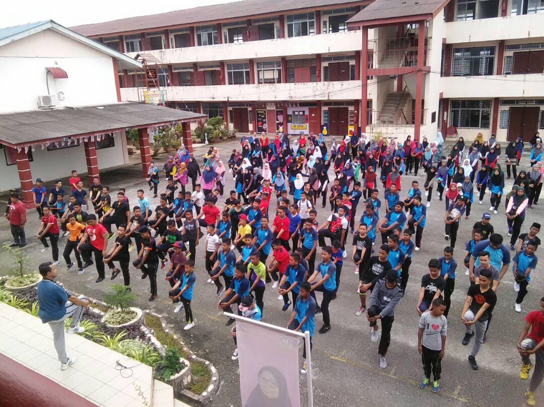 BLOG RASMI SMK KUALA BESUT: Latihan Merentas Desa