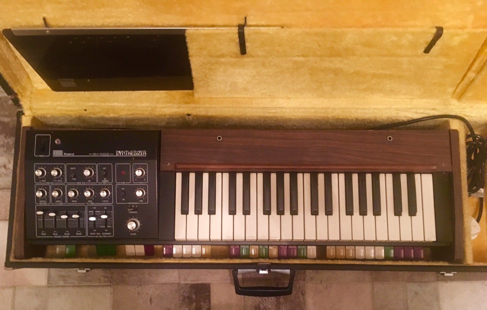 MATRIXSYNTH: Roland SH 1000 Synth in orignal case