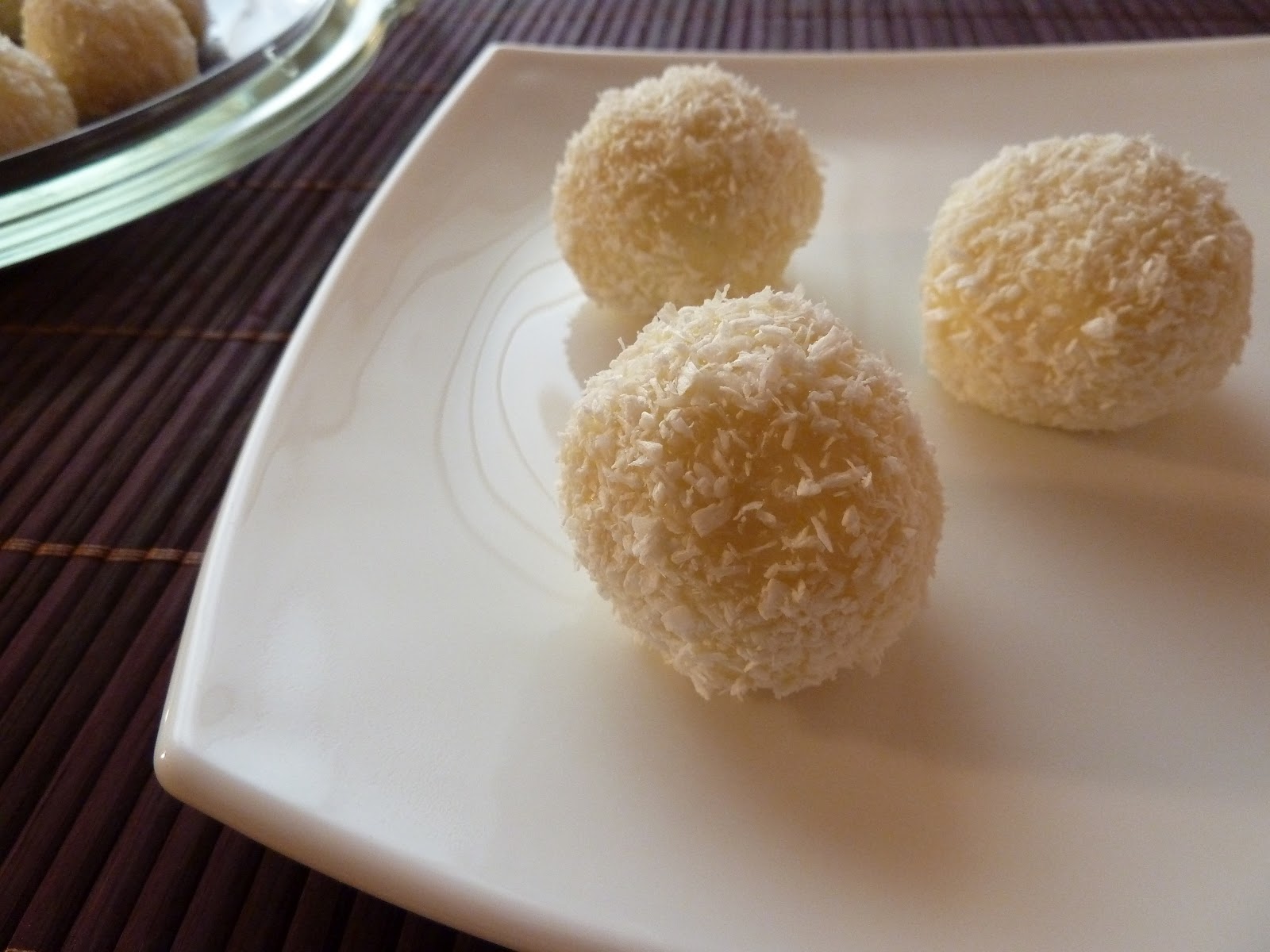 Bunatati din bucataria mea: Bomboane Raffaello