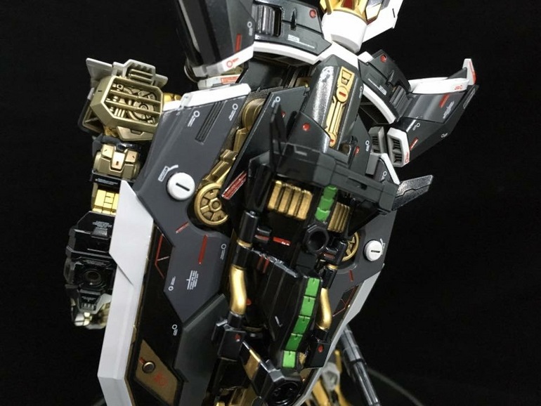 Painted Build: MG 1/100 Gundam Astray Red Frame Kai [Dark Armor]