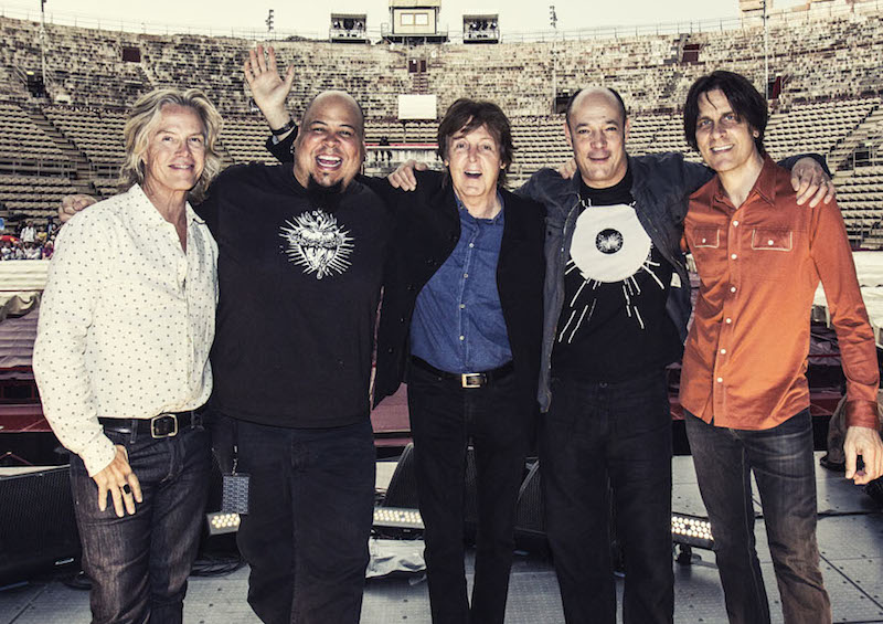 Saiba tudo sobre a banda que acompanha Paul McCartney