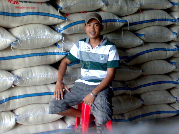 Putra Sumber Jalan: GUDANG BERAS