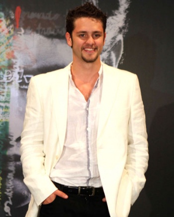 Christopher Uckermann lleva su magia fuera de México ~ Chris Uckermann News