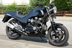 TRANFORMASI HONDA CBX 750P : CBX 750 Pelbagai Rupa dan Warna