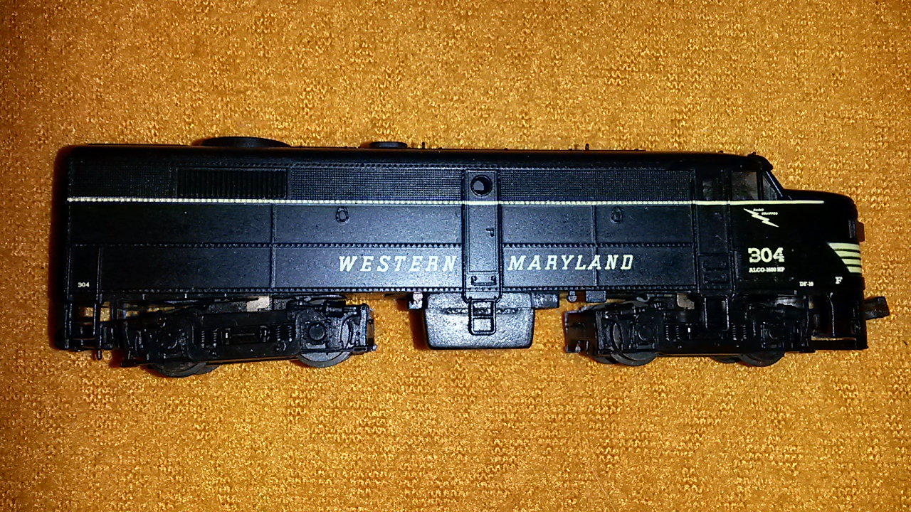 TRENULETE ELECTRICE SI ACCESORII: LOCOMOTIVE SCARA N - 9 MM