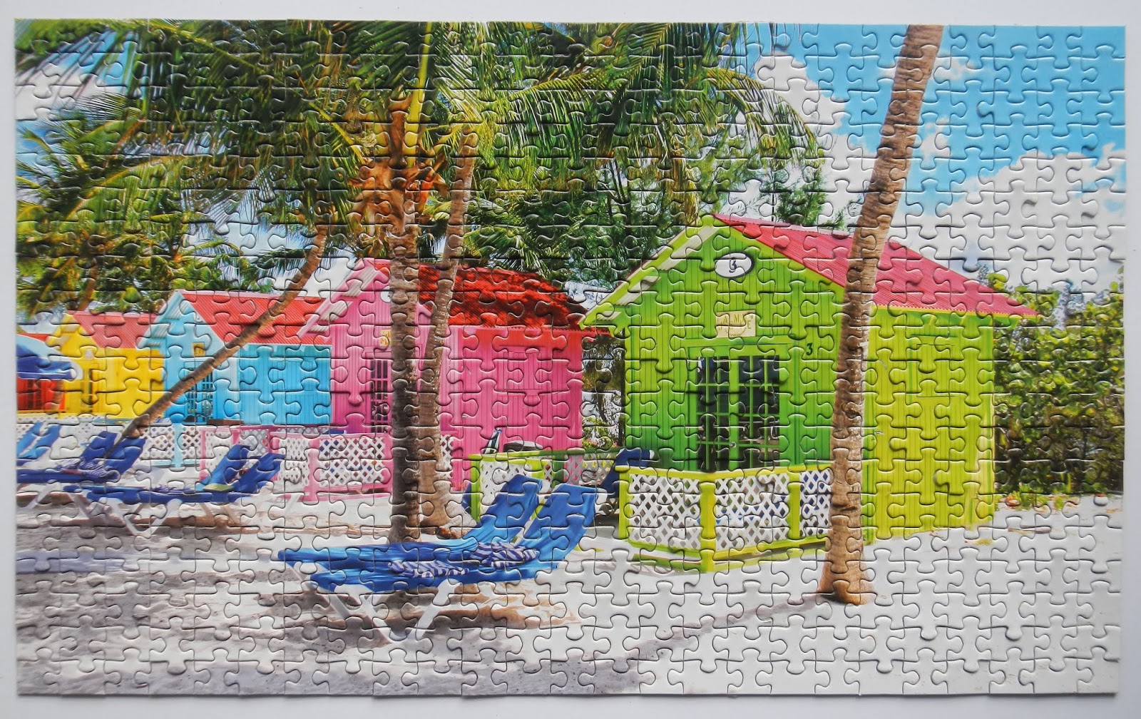 Jigsaw Puzzle Love: Colorful Beach Huts, Maldives