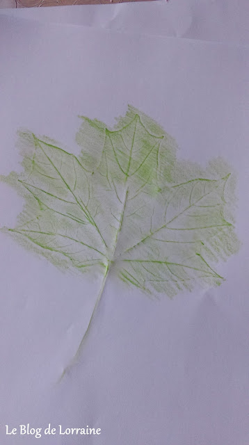Le Blog de Lorraine: Décalquer des feuilles d'automne {activités enfants}