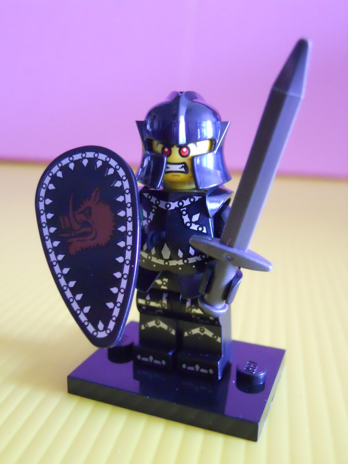 Dexters Diecasts (DexDC): Lego Minifigure Series 7 ~ Evil Knight
