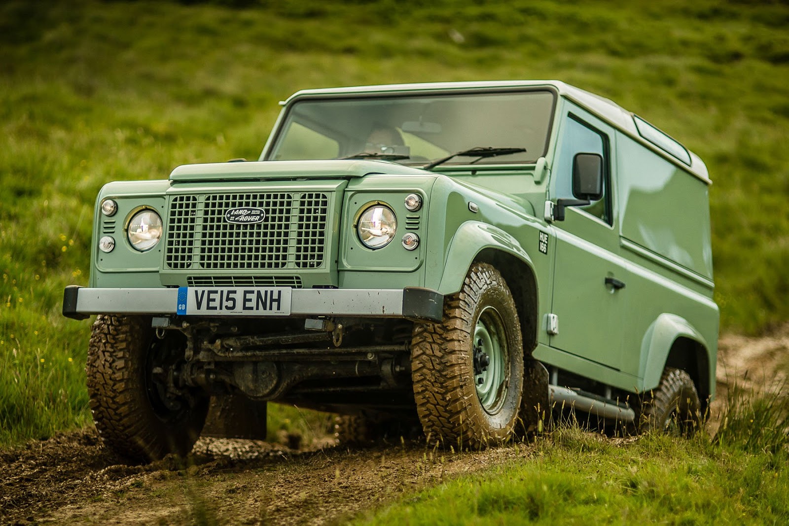 Land Rover Defender: An Automotive Epic | Nostalgia