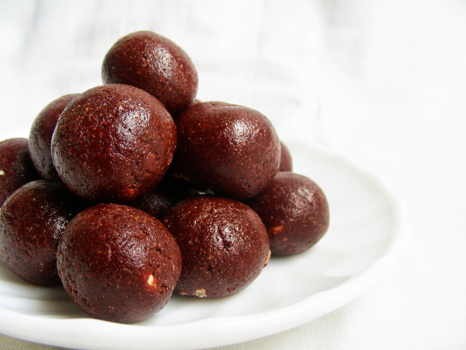 Nimmy's Kitchen: Wonder Choco Balls