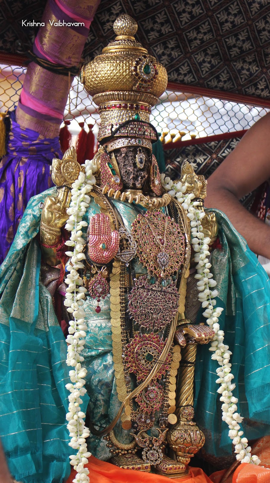 Krishna Vaibhavam: Day 09 Allum Pallaku - Mattaiyadi - Porvai kalaithal ...