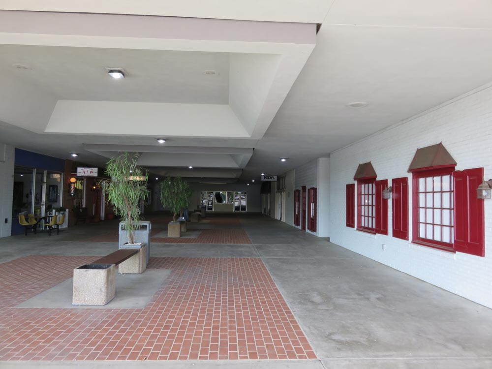 Sky City: Retail History: Kinston Plaza: Kinston, NC Sky City: Retail History: Kinston Plaza: Kinston, NC