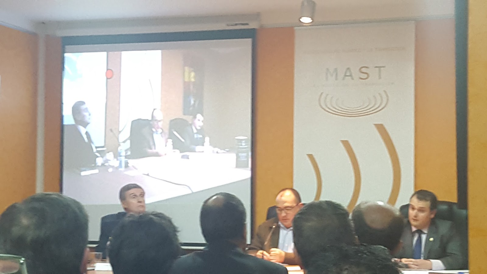 LA MIRADA ACTUAL: “Suárez Acoso y Derribo”, libro de historia reciente ...