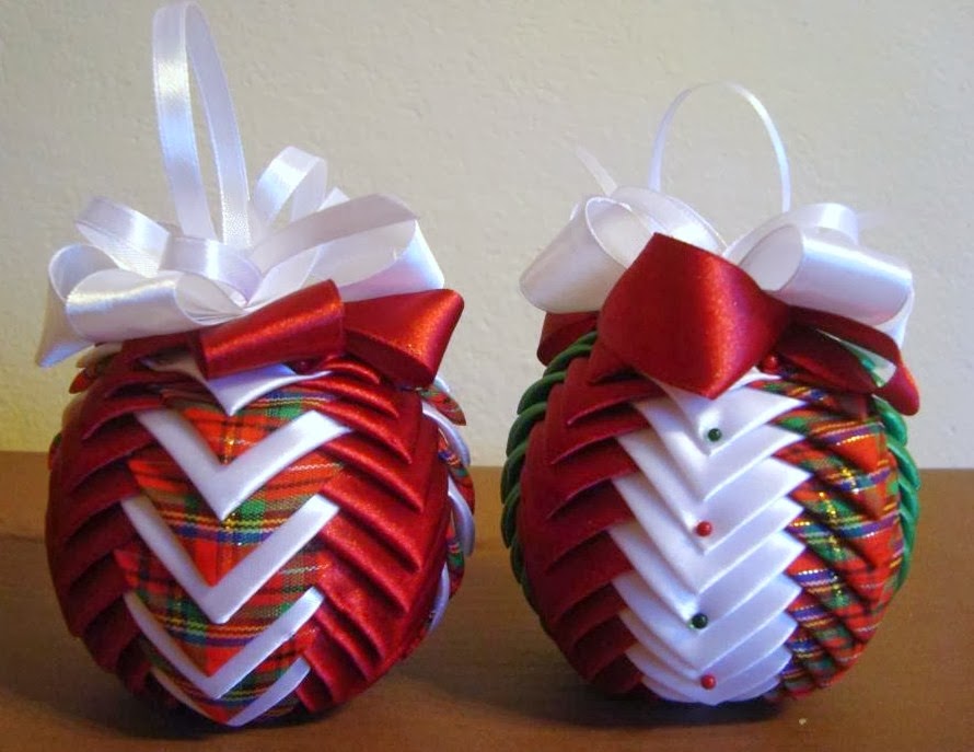 Life is your creation: DIY: BOMBKA świąteczna ze wstążek