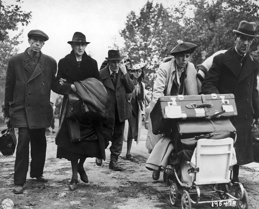 Earth In The Past: 14 Haunting Vintage Pictures of the Refugee Crisis ...