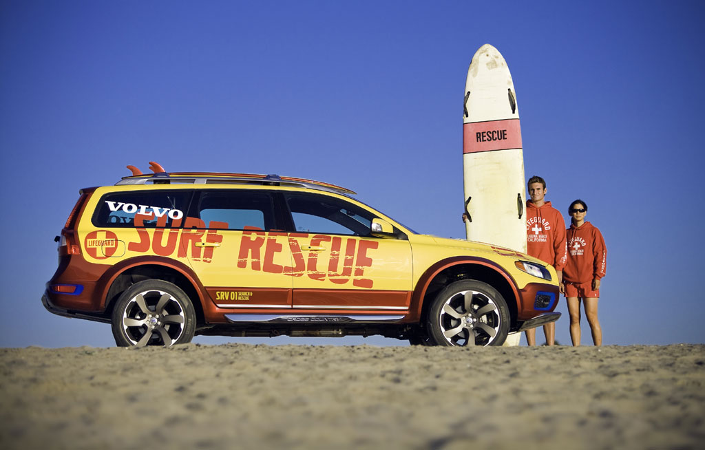 Best Car Magazine: Volvo XC70 Surf Rescue