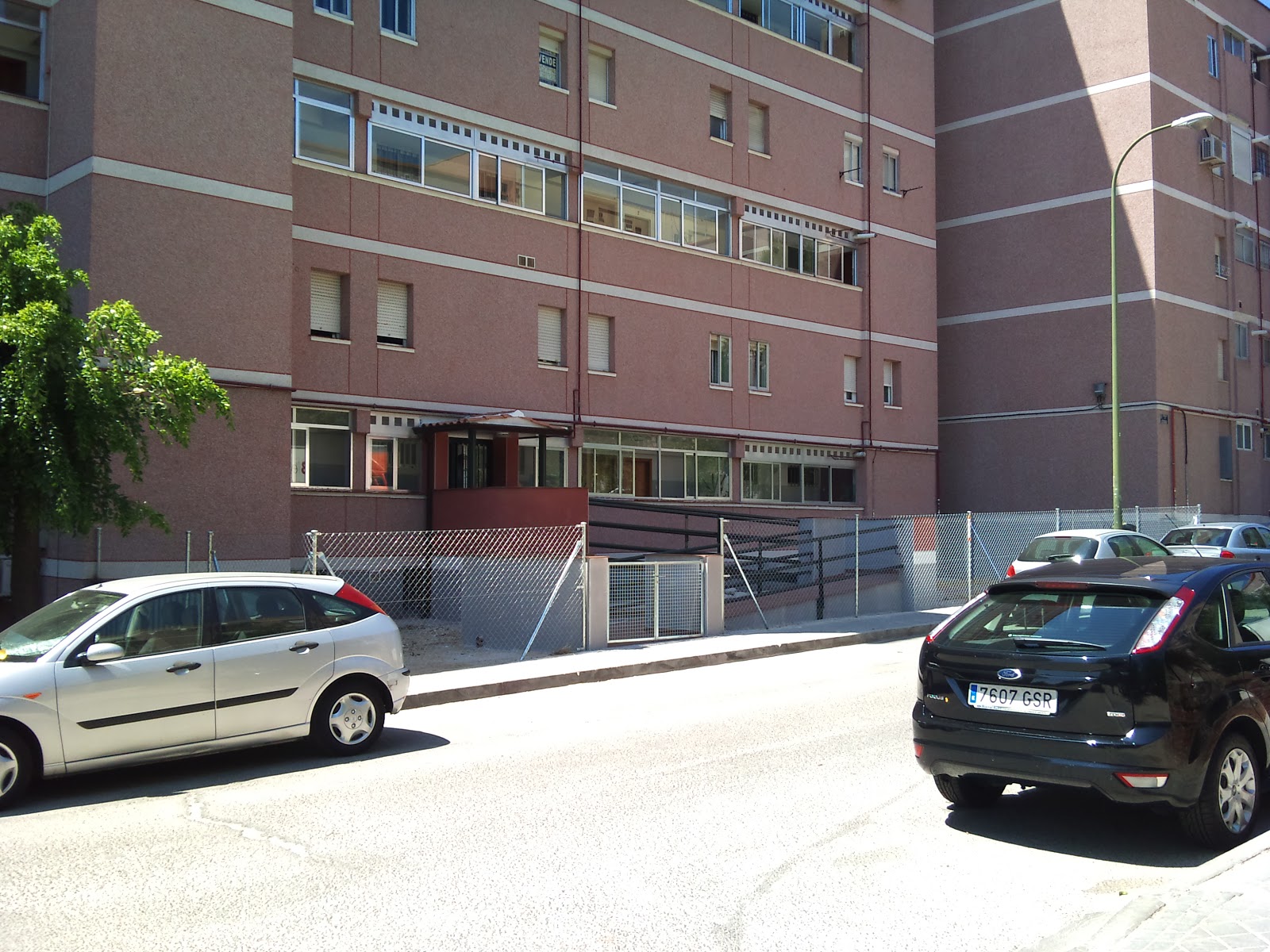 LRH Proyectos: Implantación de rampa en exterior de edificio