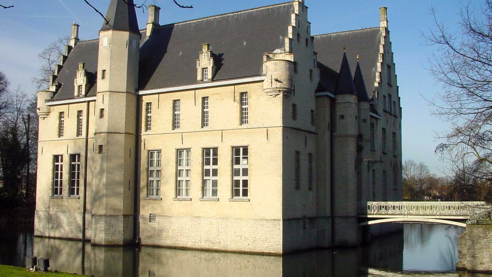 Castle Cortewalle in Beveren