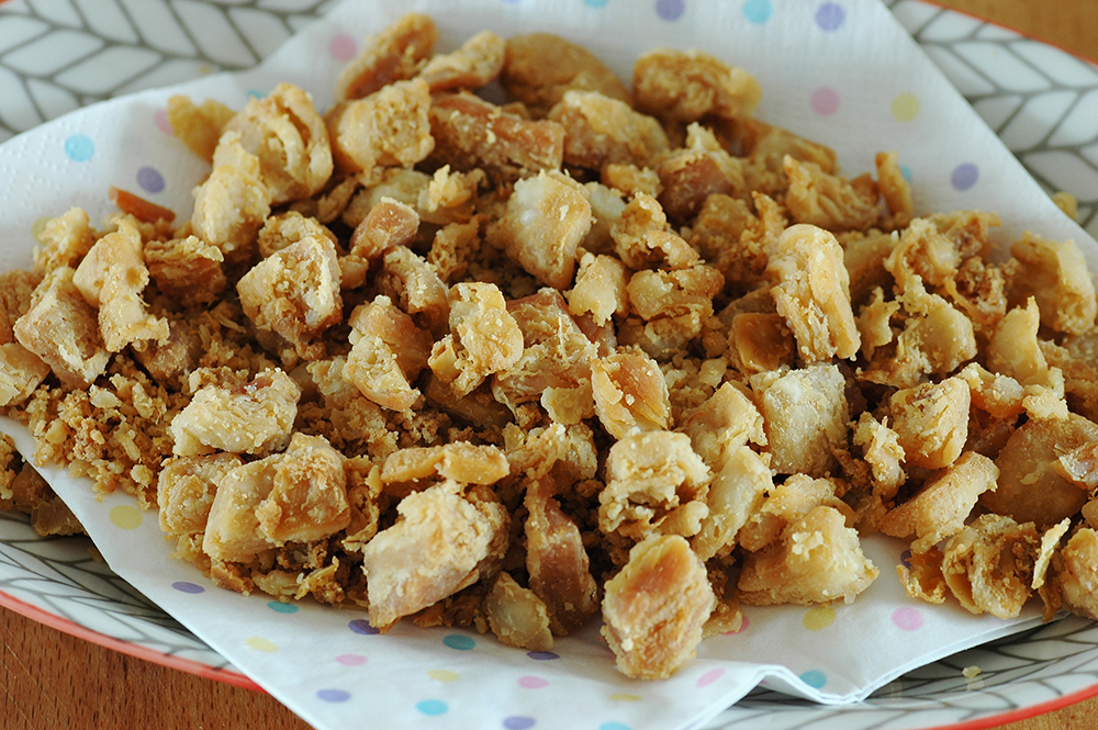 Hi ha bruixes a la cuina: Llardons i llard