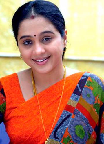 Kingdom of Photo Albums: Actress Devayani Latest Stills