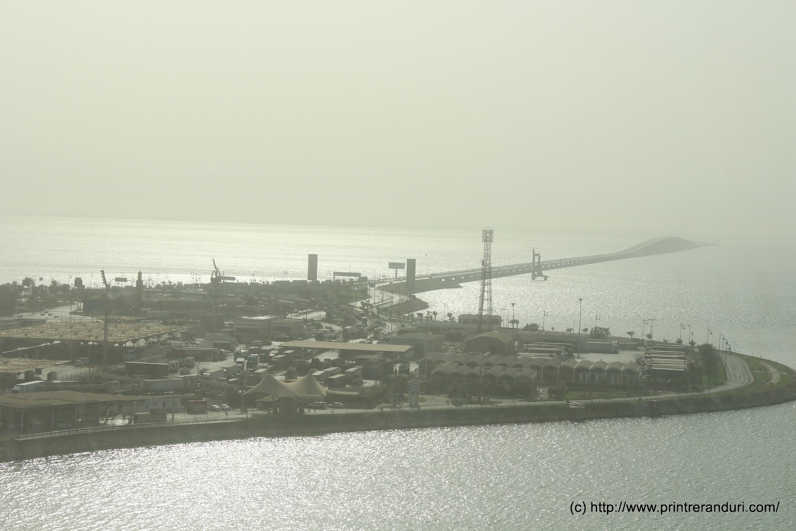 Printre rânduri: Bird's Eye View over... Saudi-Bahrain Bridge
