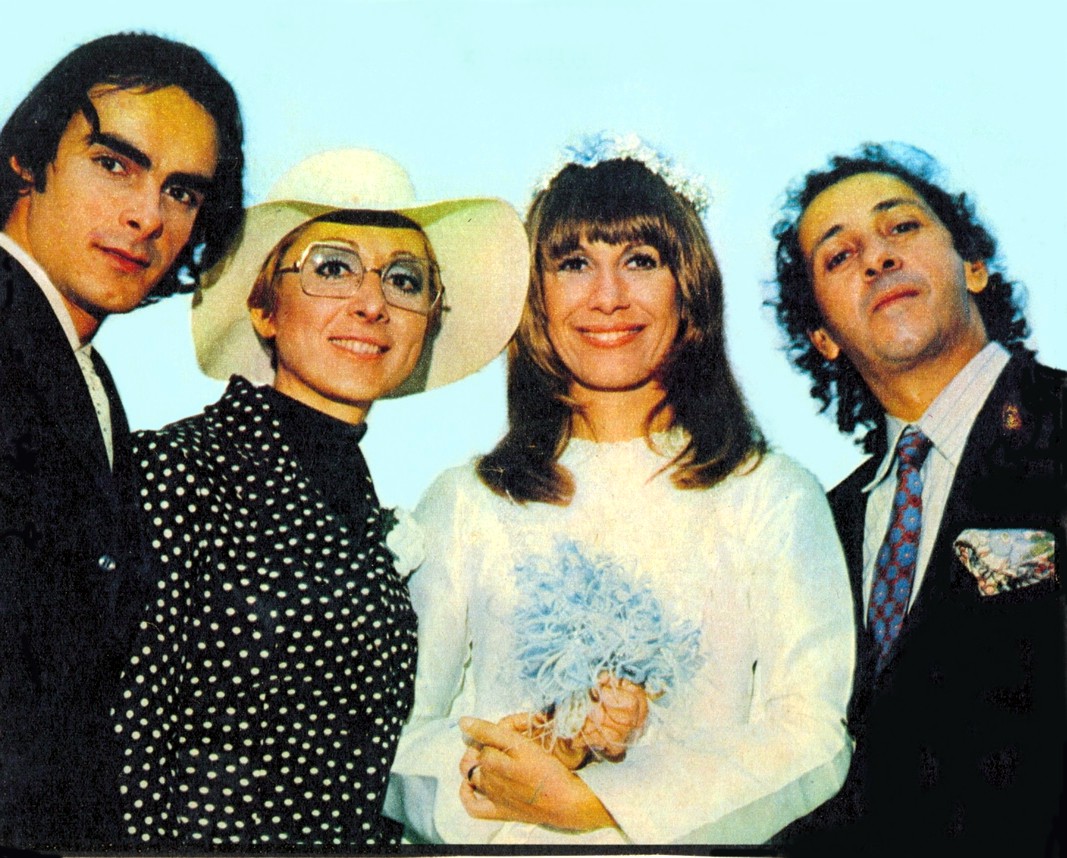 Astros em Revista: ROBERTO PIRILLO O GALÃ DAS SETE