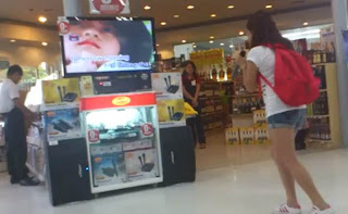 Viral Video: Random Girl (Zendee Rose Tenerefe) Singing And I Am ...