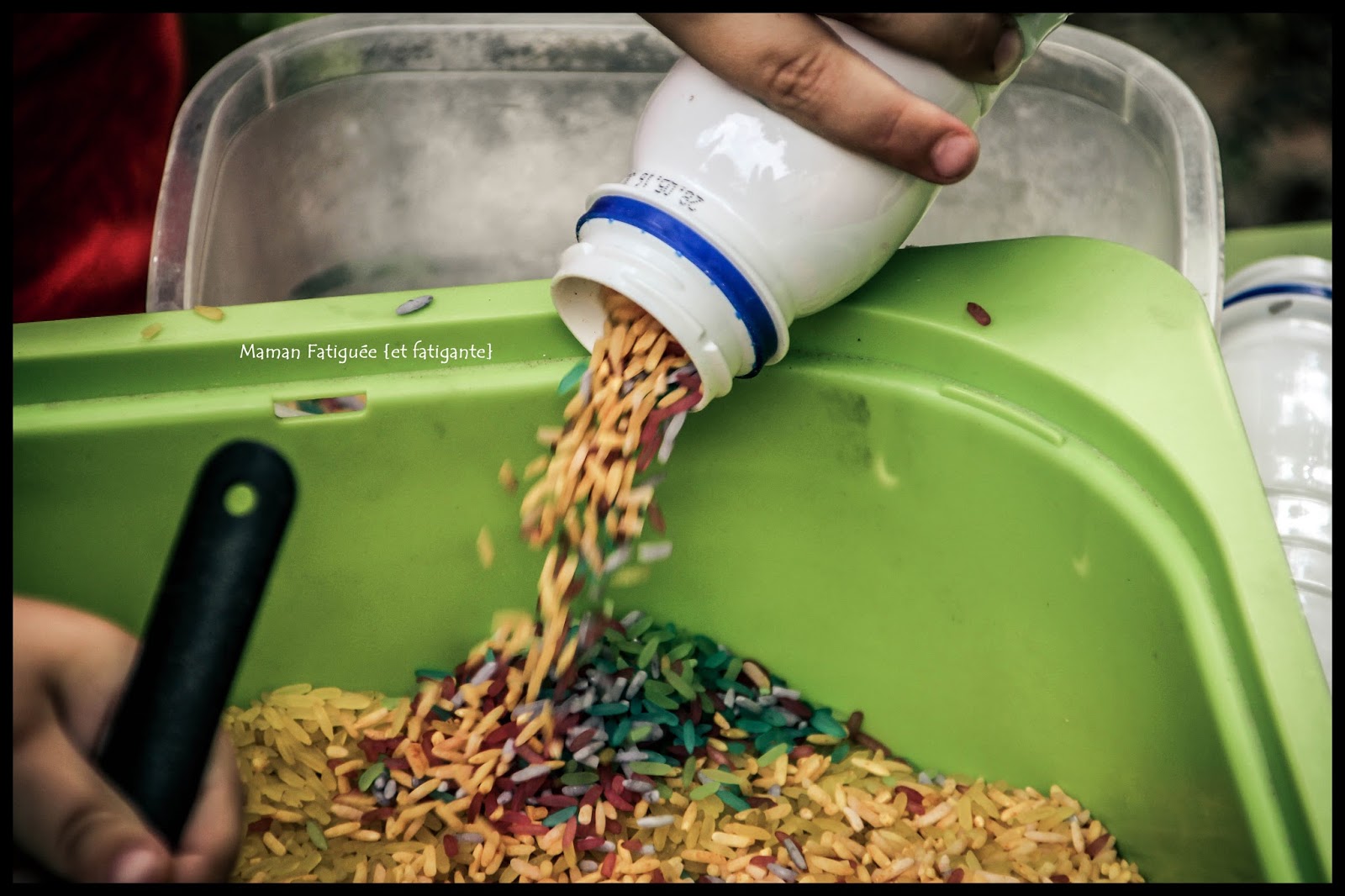 Riz coloré {2 activités en 1} - Maman Fatiguée {et Fatigante}