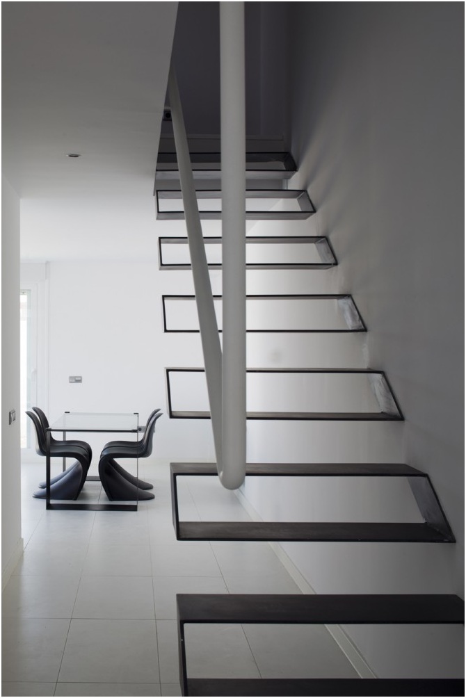 ORIGINAL FLOATING METAL STAIRWAY | BEAUTIFUL STAIRS