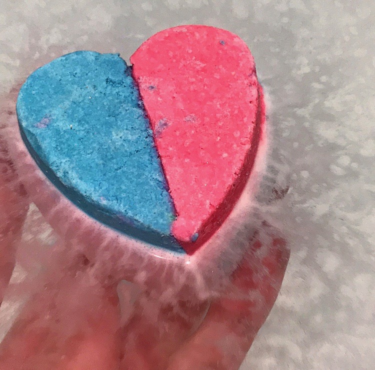 All Things Lush UK: Inner Truth Bath Melt