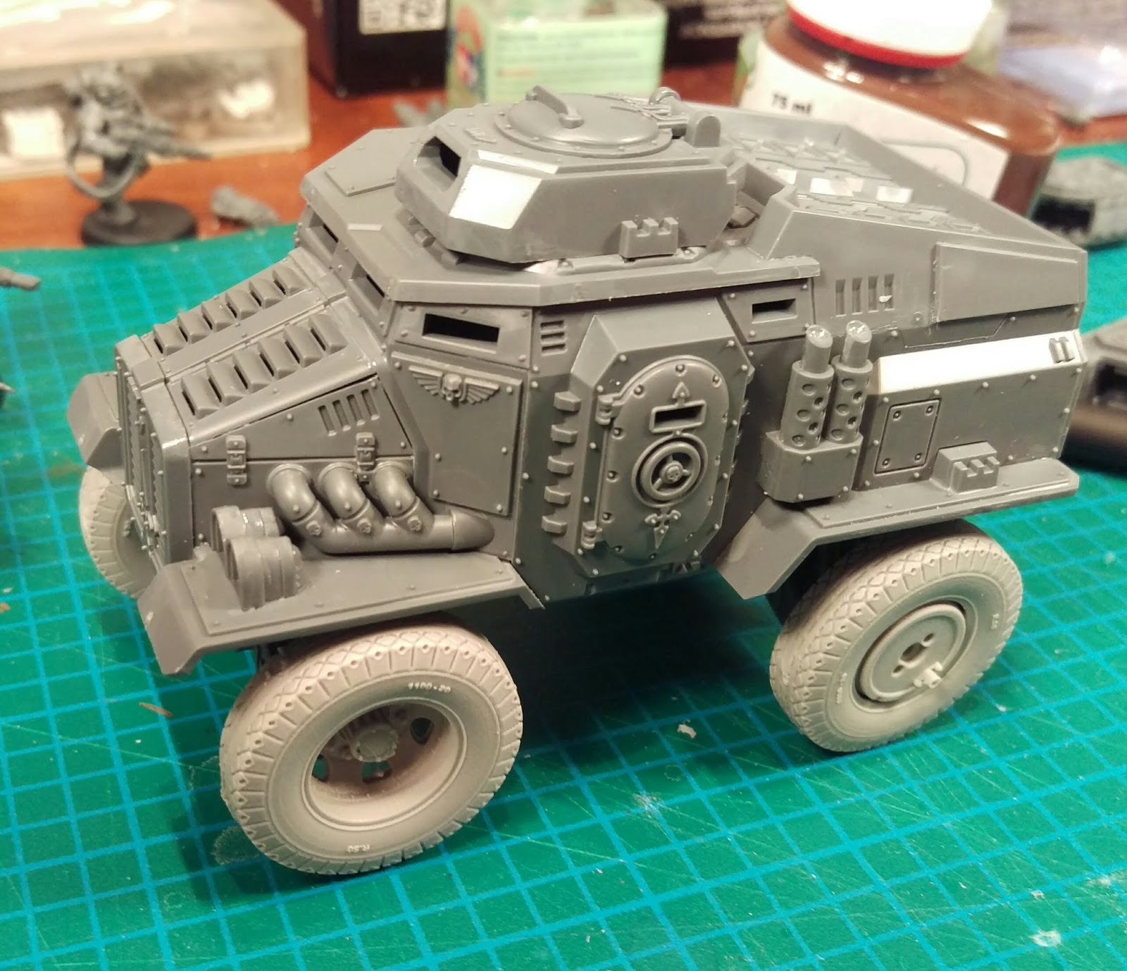 The Miniature Apocalypse: Tempestus Scion Taurox-halftrack - pimp my ...