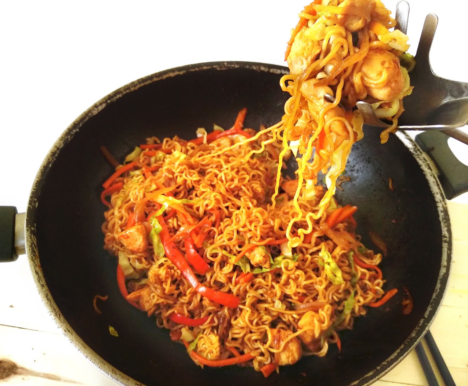 LA COCINERA NOVATA: FIDEOS RAMEN CON POLLO Y VERDURA {receta express}