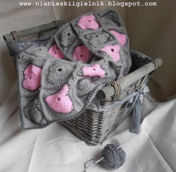Plexi Plexi ..Crochetholic: Κουβερτα με μοτιφ καρδουλα